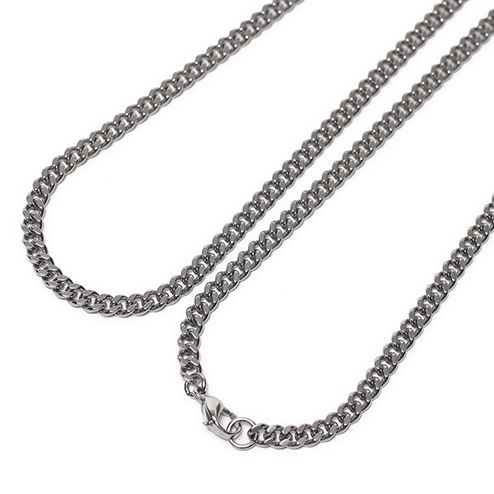 Information ステンレス製のネックレスチェーンです。使いやすい太さのチェーンで、様々なスタイリングに合わせやすいチェーンです。 45cm、50cmの短めのサイズになっています。更に長いサイズをお求めの方は、こちらをご覧ください。 ...