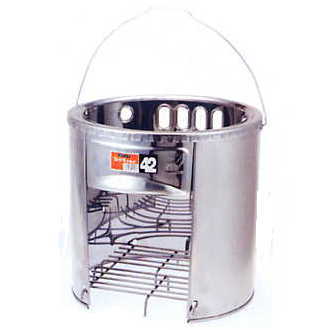 商 品 説 明 材質 ステンレス 本体寸法 高さ425mm×口径420mm火入れ開口部：(約）縦24×横24×奥行38※縦のサイズは、ロストルから上のサイズです。 釜輪（内口径） 370mm 使用釜サイズ 釜輪使用時：33cmの羽釜釜輪未使...