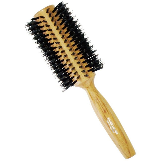 商品情報 商品名 サンビー ロールブラシ HR-402（硬豚毛） 内容 ロールブラシ1本 商品説明 美容師がおすすめするヘアブラシ硬い髪・毛の多い方にはこのロールブラシHRシリーズがオススメです。引っ張ることなく髪をとらえ、しっかりとしたス...