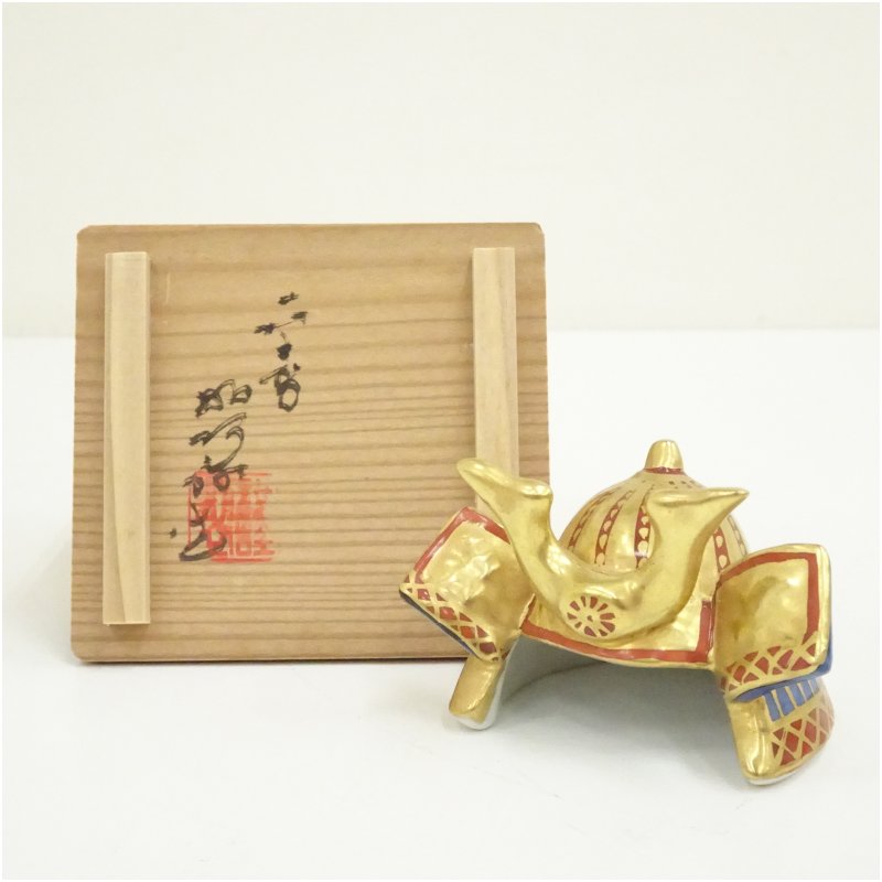 商品の種類：中古状態：非常に良い素材：磁器高さ：4.2cm縦：5.5cm横：6.6cm＜商品説明＞木箱：身にシールが付着しています。本体に問題はなく、全体的に綺麗な状態です。原則、商品は仕入れ時のそのままの状態で出品・発送致します。中古商品...
