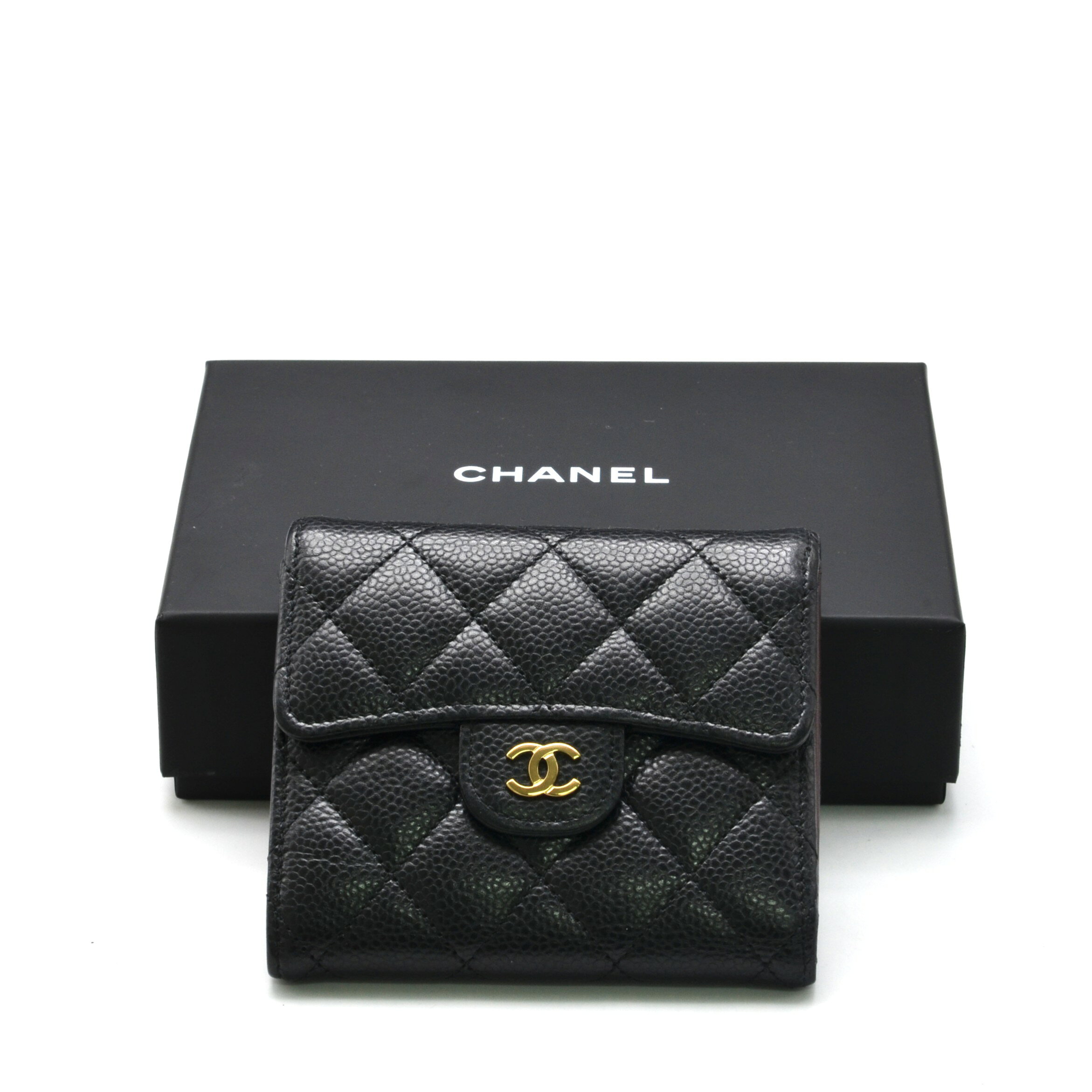 &nbsp; 商品管理番号 bagcha00027 ブランド CHANEL シャネル シリアル ランダム 素材・色 ブラック/キャビアスキン サイズ W11.5cm×H10.5cm 付属品 画像一式 ランク SA 商品状態 内側ポケット押し...