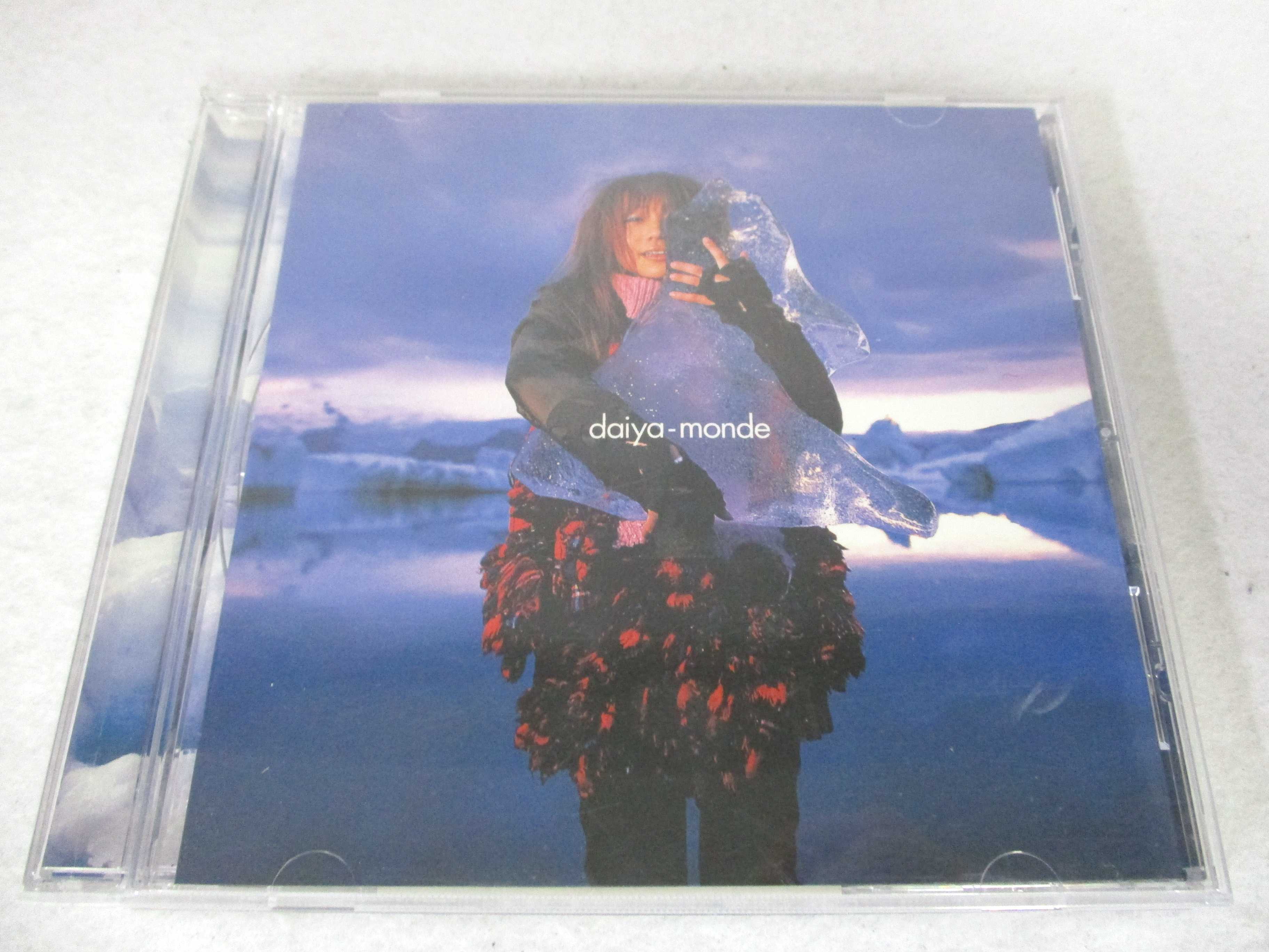 【収録曲】 　【01】How?[U.K.mix] 　【02】Everything Is In Our Mind 　【03】B'coz I Love You 　　含む全11曲収録 【状態】歌詞カードに劣化があります ★　必ずお読みください　★...