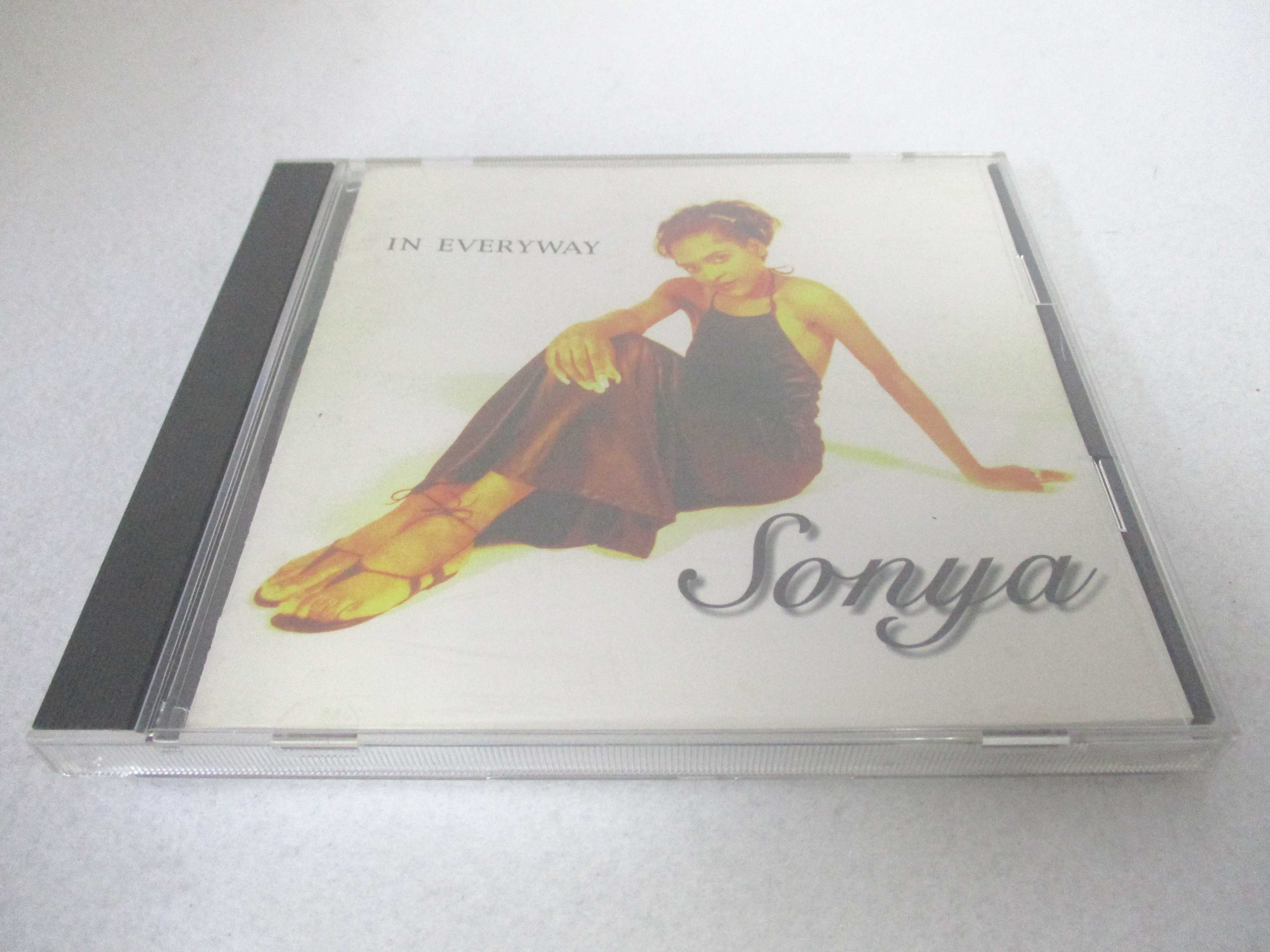 【収録曲】 　【01】NOT THE MAN THAT I NEED 　【02】TRUE LOVE IS HERE 　【03】IN EVERYWAY 　　含む全12曲収録 【状態】歌詞カードに若干の劣化があります。 ★　必ずお読みください　...