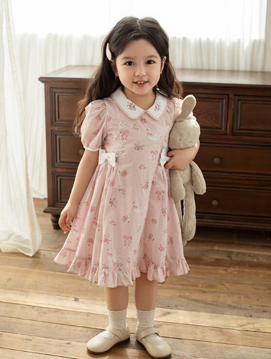 子供用ワンピース 女の子 子供ドレス 花柄 襟付き 可愛い 半袖 キッズ 洋服 おしゃれ ゆったり 発表会 夏 お出かけ 旅行 "お子様の可愛さを最大限に引き立てましょう。" "この女の子用のドレスは、夏の新しいデザインで、可愛い半袖とピン...