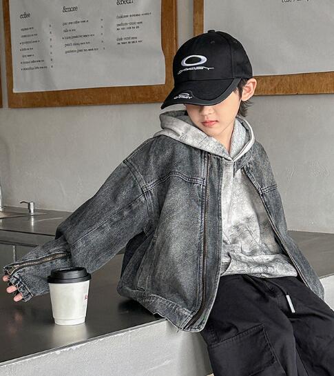 デニムジャケット ボーイズ Gジャン ジージャン 春服 男の子 春秋 コート ブルゾン おしゃれ カジュアル アウター ファッション 上着 ゆったり 通園 通学 お出かけ ジュニア服 誕生日 プレゼント "デザイン性はもちろん、機能性にも優...