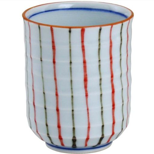 サイズ:φ6.7x8.2cm 本体重量:0.115kg 素材・材質:磁器 原産国:日本 寛ぎの時間を楽しめる粋な器 有田焼は400年もの長い年月を経た今もなお、その伝統は優れた陶芸家たちにより、脈々と受け継がれている。