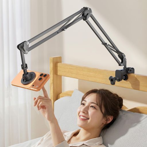 「アームスタンド・広い可動域」本製品はMagSafeに対応した、ベッド・デスク両用スマホアームスタンドです。35cmx35cmのアームに四つの可動関節を備え、広い可動域を有しているため、思い通りの位置・角度に細かく調整して固定することができ...