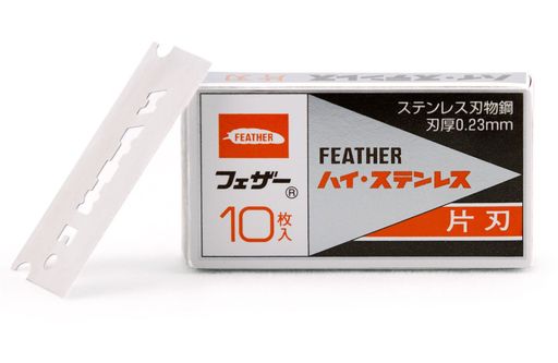 商品サイズ(幅x奥行x高さ):52mmx11mmx30mm 原産国:日本 内容量:10枚 材質:ステンレス刃物鋼(刃厚0.23mm)、プラチナ合金と樹脂のダブルコーティング