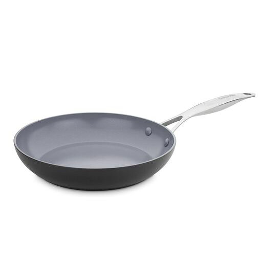 ガス火・IH対応・オーブン使用可能 2人分ほどの料理に適しています。パスタソースや、少人数向けの炒め物や煮物などに使い勝手が良く、家庭で頻繁に使用されるサイズです。 食器洗浄乾燥機使用が可能ですが、コーティングを長持ちさせるために手洗い洗浄...