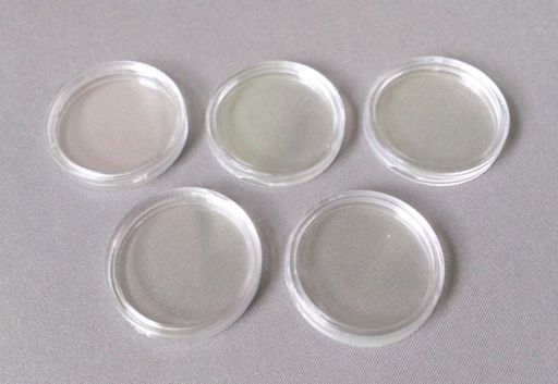 内容:コインカプセル20個セット 内径:直径27mmx高さ2.2mm 外径:直径30mmx5mm 付属品:マイクロファイバークロス3枚 こちらの商品はK&amp;Y雑貨店独自の梱包で発送しています。