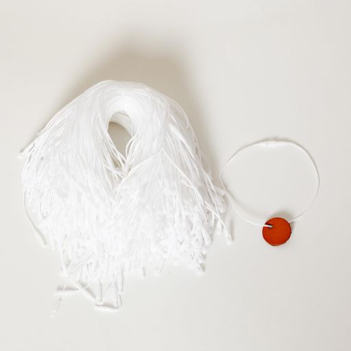 【商品仕様】長さ20cmタグひも350本入りセット材質:ひも:棉 【素材】タグファスナーの紐部分は綿を仕様しており、プラスチックのものより高級感があります。ブランド商品のタグ付けに最適です。またカジュアルなアイテムにもちょっとしたアクセント...