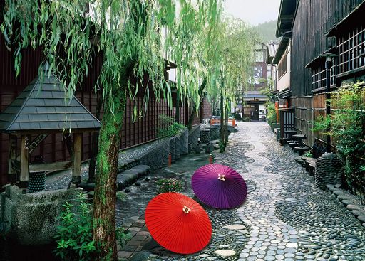 清流と名水の城下町、郡上八幡。古い家並みの軒下に流れる水路が、独特の景観を醸し出す歴史ある観光地です。 写真:アフロ 完成サイズ:38x53cm 組み立てる必要がある