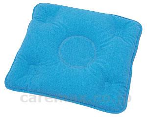 商品の仕様 ●サイズ／幅38×長さ38×厚さ約5cm ●重さ／約150g ●材質／表地：パイル（ポリエステル80％、綿20％）、中材：発泡ポリスチレン100％ ●生産国／日本 ●手洗い可 ★別売替カバー：無し 商品の説明 ・最適ポジションで...