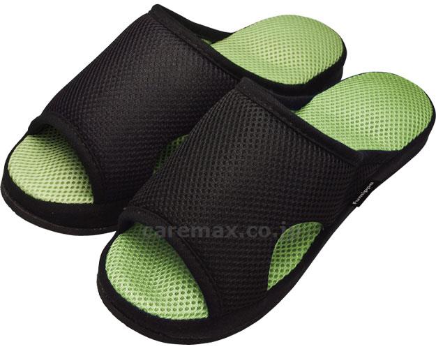 商品の仕様 ●サイズ／25.0～27.0cm（甲幅11cmまで） ●重さ／250g ●材質／本体：ポリエステル、他 ●生産国／中国 ●通気性 ●室内用 商品の説明 ・まるで足つぼサロンのような気持ち良さ。 ・日常の暮らしのなかで、自分の体重...