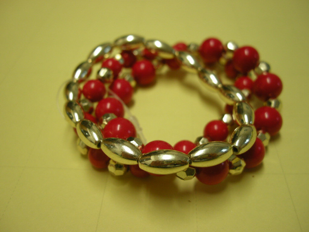 サイズ：フリー 材質：プラスチック等 ファッション性豊かなアジアン　フィリピンでの手作り商品です。 配送無料（メール便）でお届け致します。