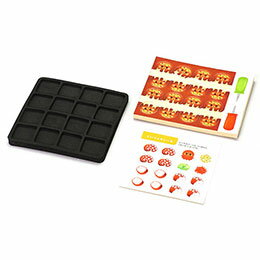知育玩具(プラ製)ピックを使ってたこやきをひっくり返そう!3種類の遊び方ができる! ●ごっこ遊び ●リバーシ ●たこさん探し商品サイズ:たこ焼き機シート:130×130×10mm、たこやきシート:140×120×7mm セット内容:本体×1...