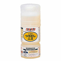 美術・画材・書道より塗りやすく、被膜は強力になりました!無色透明で美しいつやが出ます。うすめる時は、水溶性ニス専用のうすめ液をお使いください。水彩えのぐ、ポスターカラーなどの水性えのぐの上から塗っても色はにじみません。ハケや用具、水で洗えま...