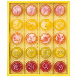 ピッコロドルチェ1つのゼリーに2つの果実の味わい。キラキラ輝く、見た目もかわいいプチデザート。メーカー型番…PDB-20 内容物…ピーチ&グレープフルーツ味・アップル&パイン味・マンゴー&ライチ味・レモン&ライム味・カシス&ストロベリー味各...