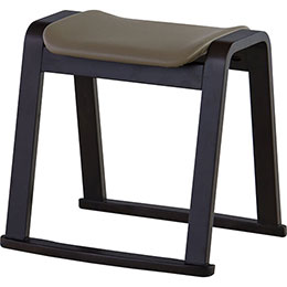 より良いくらしのために。東谷のLIGHT FURNITURE/法事スツールスタッキング可 サイズ:W46×D41×H43cm 素材:天然木(ラバーウッド) ウレタン塗装 合皮組立:完成品 静的耐荷重:80kg 原産地:ベトナム