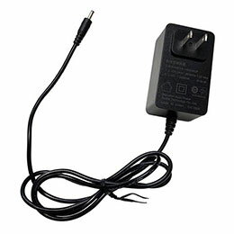 ドライブレコーダー用バックアップ電源用ACアダプター・DRBシリーズオプションパーツ ・ドライブレコーダーを電源ケーブルとする車両用機器を家庭用100Vで使用できます。 ・バックアップ電源DRBシリーズの家庭用充電器としても最適。 ・シガー...