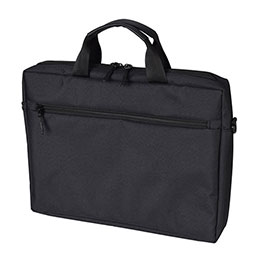ピークビズ PCショルダー ブラック・14インチパソコン収納ポケット付き軽量ショルダーバッグ。付属のショルダーベルトは着脱可能。前面のファスナーポケットの中にポケットを2個装備。本体内寸 : 横幅360×高さ280×奥行き60mm PC収納...