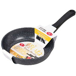 軽いねストロングマーブル フライパン20cm軽いねストロングマーブル フライパン20cm商品サイズ(約) : W39×D21×H8cm 直径20cm 重量 : 約410g 本体 : アルミニウム合金 取って : フェノール樹脂(耐熱温度15...