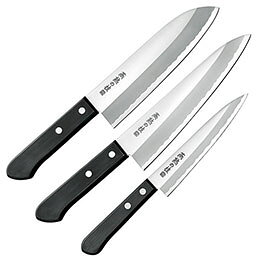 サビにくく、お手入れのしやすいステンレス刃物鋼。・肉、魚、野菜などオールマイティに使える三徳包丁。 ・肉、野菜に適した牛刀包丁。 ・果物の皮むきや飾り切りなどに便利なペティナイフ。 ・刀身はさびにくく、お手入れのしやすいステンレス刃物鋼を採...