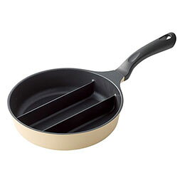 センターエッグトリプルパンmini焼き場所が3つあるフライパンで、まん中は卵1個で玉子焼きを作るのに適した幅の5.5cmでお弁当にちょうどいいサイズです。 フライパンサイズは20cmの小ぶりで、仕切りの高さが3cmなので、汁物が隣に移りにく...