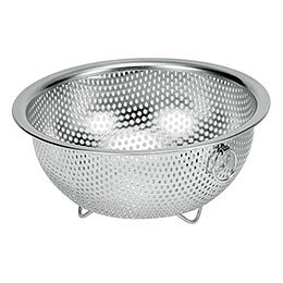 扱いが楽で傷つきにくい丈夫な素材のステンレス製品。中の材料がこぼれにくく、混ぜやすい深型タイプ。同じサイズのパンチングボールと重ねて使えます。材質 : ステンレス鋼 サイズ : φ16.2cm×7.0cm 底厚 : 0.5mm 重量 : 1...