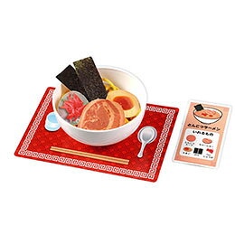 本格的なラーメン屋さんごっこができる!3種のラーメンがつくれる!セット内容 : どんぶり、湯切り、麺4束、具材カード4枚、お皿カード1枚、レシピカード1枚 商品サイズ : どんぶり…φ93×4 材質 : PP、紙 梱包形態 : 袋入り 生産...