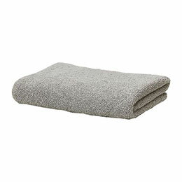 ミニバスタオルサイズ(100×40cm)で、薄手なのにふわふわ&秒速吸水。一般的な糸の約6倍の吸水力。お肌と髪にやさしい綿100%。●素材 : 綿100% ●保証期間 : 90日 ●生産国 : ベトナム