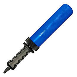 押しても引いても空気注入ができる、楽々ポンプです楽な力で簡単に空気の注入と排出が可能です 軽くてコンパクト! 小さい浮具の空気入れに最適ポンプ●重量 : 約70g ●保証期間 : 初期不良対応 ●生産国 : 中国