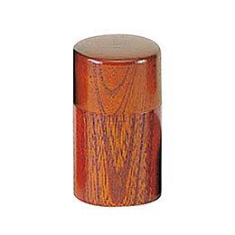 けやき・蓋付楊枝立 (約φ4.4×H7.8cm)木製筒形の楊枝入れ(蓋付)です。 ケヤキ材の落ち着いた雰囲気で、卓上を演出します。●サイズ : 約φ4.4×H7.8cm ●保証期間 : 初期不良対応 ●生産国 : 日本