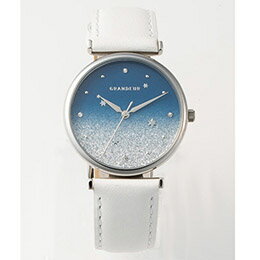 煌めく星空を、グリッターで表現したデザインがおすすめです。