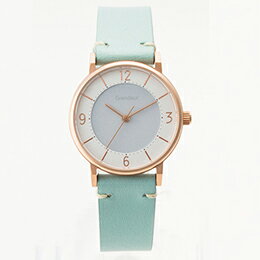 高級感のある、イタリアンレザーバンドを採用したレディースソーラーモデル