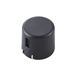 携帯に便利なコンパクト設計のデザイン。家庭用コンセントからスマートフォン等を充電、給電できるAC充電器です。最大出力9W(5V/1.8A)の急速充電タイプです。