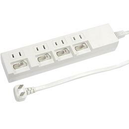 コードを抜かずに電源をON/OFF。広い差込口間でACアダプターも楽に接続。