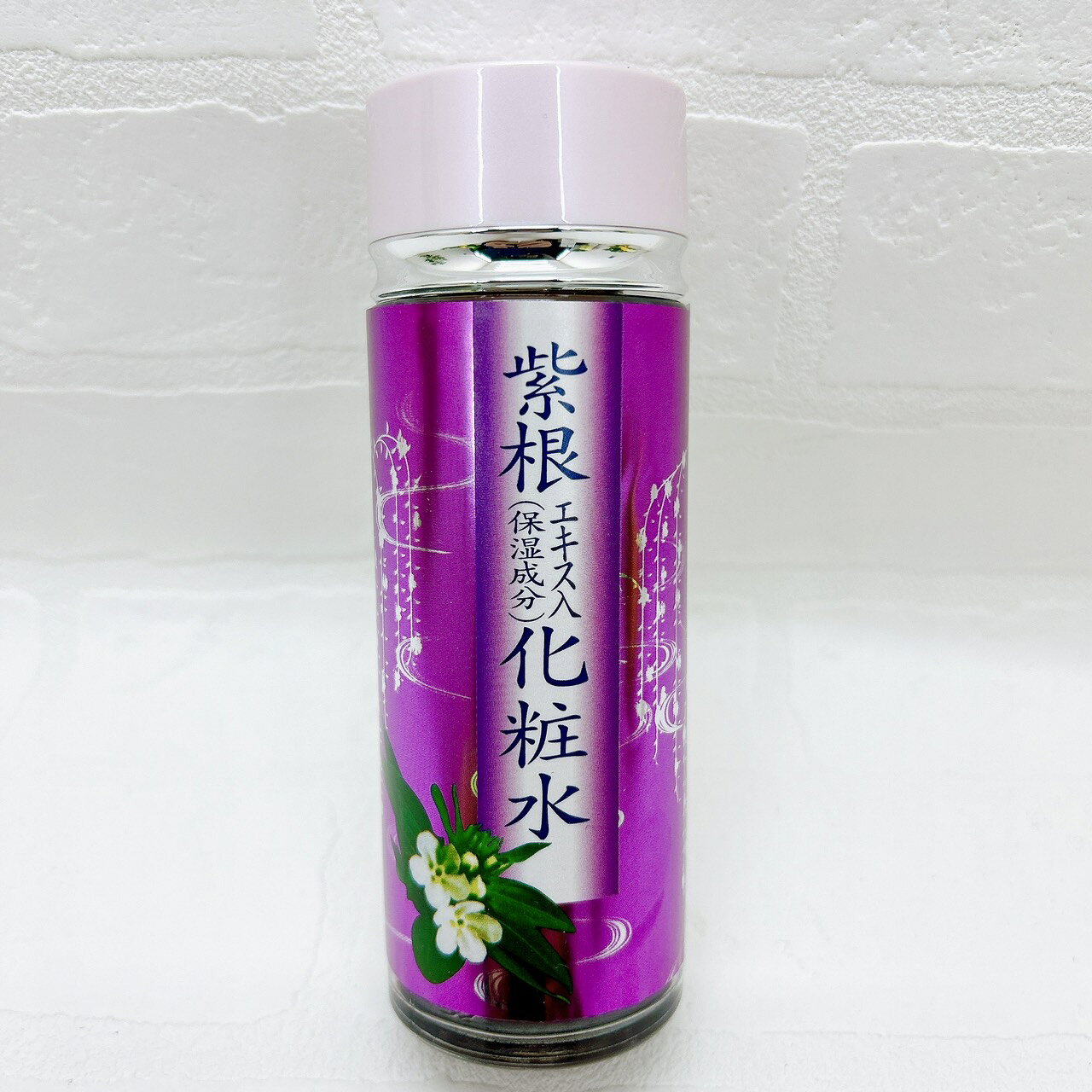 紫根（シコン）を主成分とした化粧水 乾燥肌や敏感肌を正常で安定した状態へ導く 肌のうるおいに貢献 女性の若々しい肌をサポート 日本製の化粧品 【ご注意】成分表示および使用上の注意をよくお読みのうえ、肌に異常が生じていないか注意してご使用くだ...