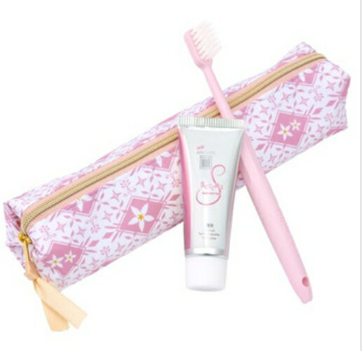 ・セレクトショップSHIPSとアパガードの限定コラボトラベルセット第二弾 ・セット内容はオリジナルポーチ、アパガードセレナ20g（医薬部外品）、限定色eco歯ブラシ1本 ・ポーチはジャスミンの花をモチーフにしたオリエンタル柄とポップなデザイ...