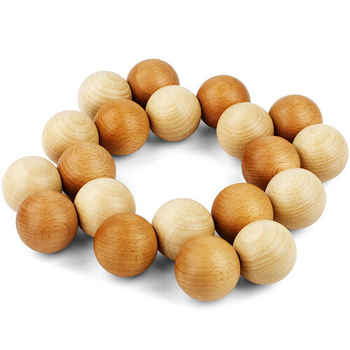 ジョイントのついた木玉をつなぎ合わせて幾何学アートを楽しめる大人も熱中してしまうビヨンド社の木のおもちゃです。木玉と木玉は、特殊なプラスチックコネクターでつながっており、ひねったり・回転させたりと自由自在に形をつくることができます。ナチュラ...
