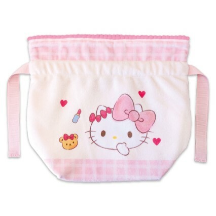 商品情報素材/材質ポリエステルサイズ/寸法本体　高さ約20cm/幅22.5cm/奥行11cm【人気商品】【サンリオ】 HELLO KITTY 50th ANNIVERSARY ふわふわ巾着ポーチ キティ ピンク 内藤デザイン研究所 スクラッ...