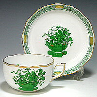 ◆カップ　高さ5.4cm 口径8.9cm ソーサー　径14cm1996年ハンガリー建国1100年を記念して製作されました。帯状の黄色のアクセントが全体を明るく引き締めていて、無駄のない完成されたデザインです。