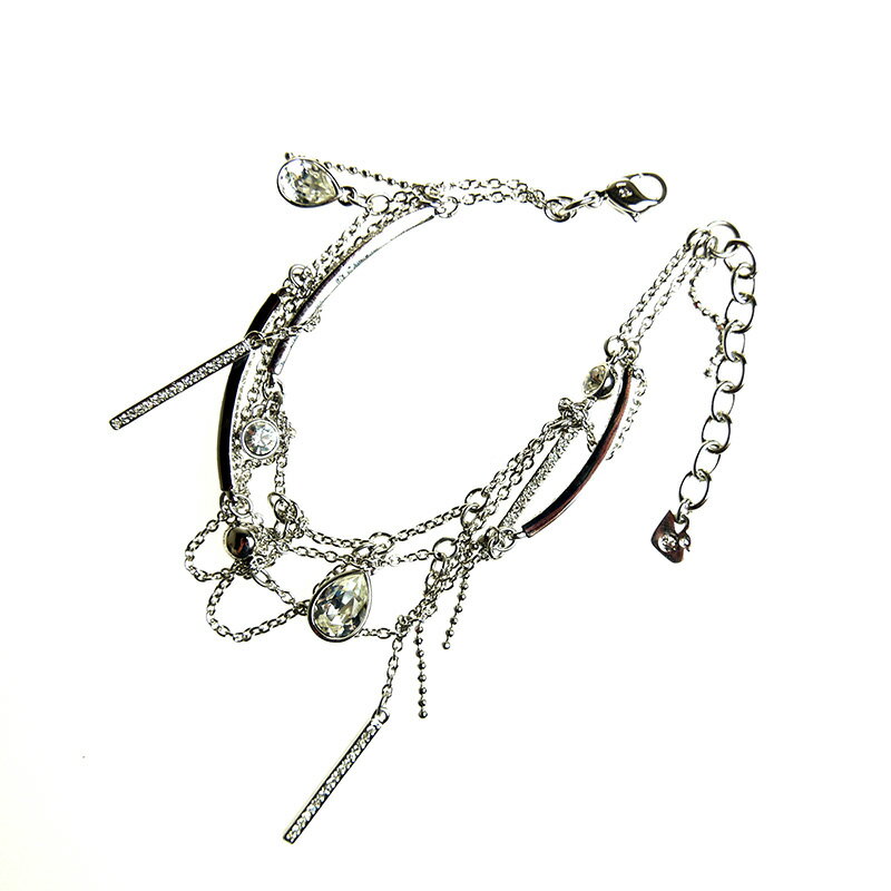 ◆商品仕様 生産国 オーストリア （Made in Austria） 素材 クリスタライズ/スワロフスキーエレメント(CRYSTALLIZED/Swarovski Elements) 長さ（調節可能） 17.5cm〜22.5cm ブランドB...