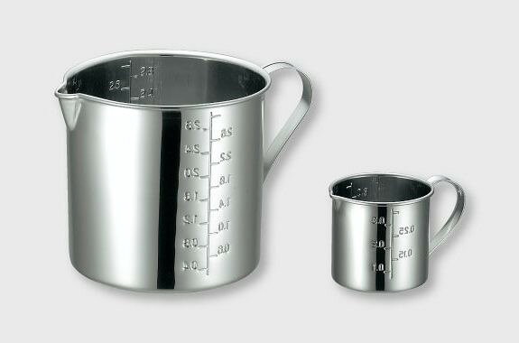 サイズ：18cm、深さ（高さ）：180mm、容量：4.5L材質：18-8ステンレス※こちらの商品はお取り寄せです。　仕入れ先在庫がある場合は、翌営業日発送予定です。　メーカー欠品の際、長期欠品することがございます。お急ぎの際は、お気軽にお問...