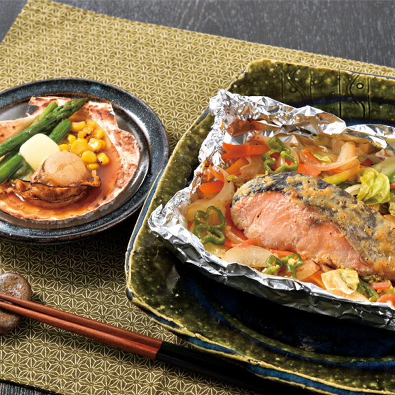 【商品説明】北海道の名物料理のちゃんちゃん焼きと帆立バター焼きを手軽にお楽しみいただけるセットです。 【内容】ちゃんちゃん焼き用秋鮭味噌漬切身（80g）・添付味噌たれ（30g）・帆立バター焼きセット（帆立片貝1枚（北海道産）・アスパラ（10...