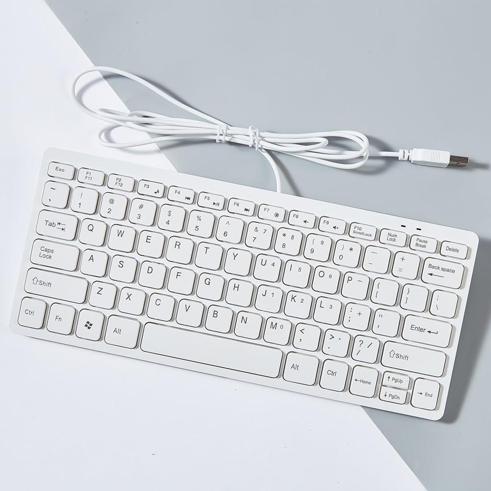 B有線キーボード 英語配列 テンキーなし 小型・ホワイト K1000・・olor:ホワイト・B有線キーボードをノートパソコンコンピュータにBケーブル（長さ1.5m）で接続します。 安定した伝送。Bケーブルですから、伝送速度は高速で敏感です。...
