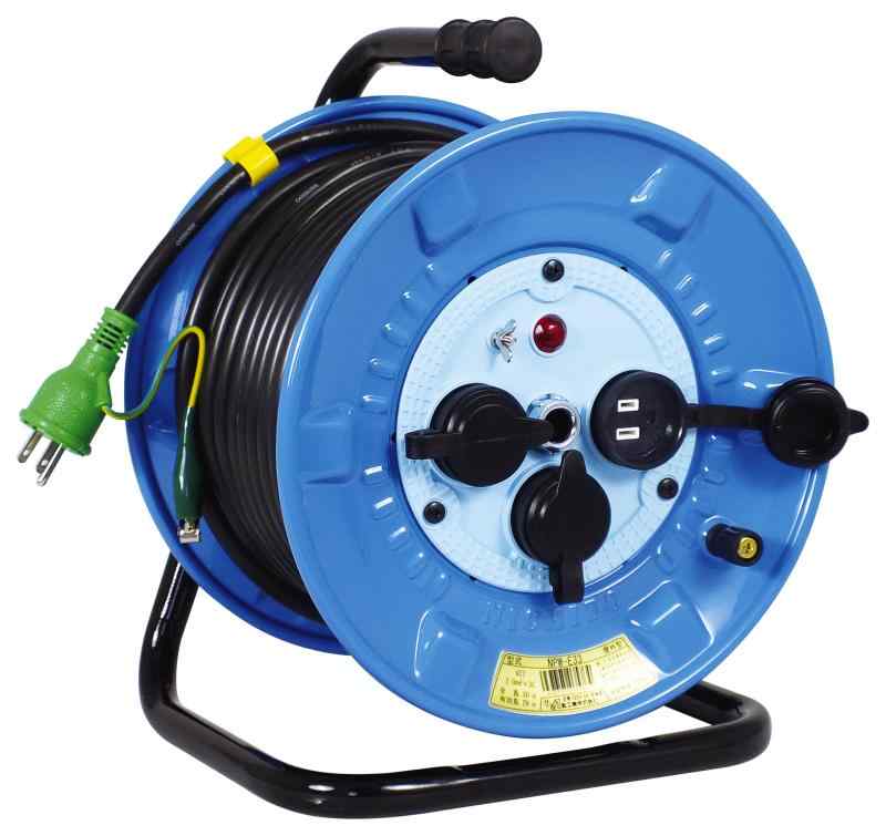 日動工業 電工ドラム 100V 防雨防塵型 アース付 30m NPW-E33●【仕様】屋内・屋外兼用型●【定格電圧】125V●【定格電流】5A（全巻時）/15A（全延時）●【電線長（m）】30●【電線種】VCT2.0【mm2】×3心●【入力...