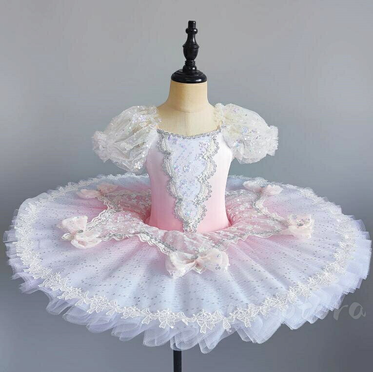 商品名 バレエダンス衣装 商品詳細 【サイズについて】 画像をご参照ください。 子供用バレエレオタード♪ スカート付きで もっと可愛くて、背中が美しく見える。 生地が柔らかくて、肌に優しい！ ストレッチが効いているので、動きやすい！練習着、...