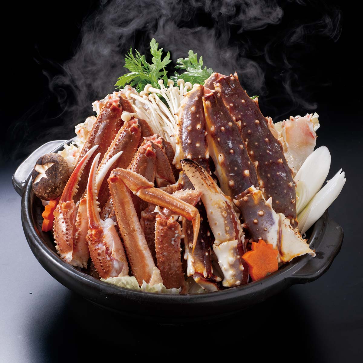 【商品特徴】生ずわいと生たらばが入った、食べ応え抜群な「かにすき鍋」のセット。 市場にあまり出回らないずわい蟹のバルダイ種を使用。 一般的なずわい蟹よりも味が濃く、食べ応えのある身が特徴です。 たらば蟹も身入りの良いものを厳選。 船上で凍結...