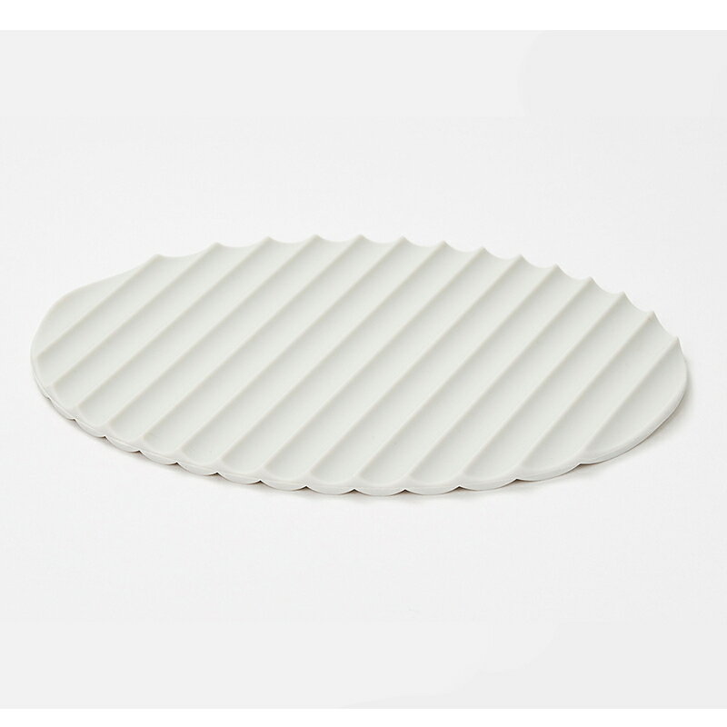 ＜ヨシカワ EAトCO ナミ シリコーンマット ライトグレー Nami silicone mat イイトコ AS0044＞ 鍋つかみに、鍋敷きに、手にも器にも優しいシリコーンゴム素材。 熱に強く、滑りにくいシリコーンゴム製なので、つかむ、敷...